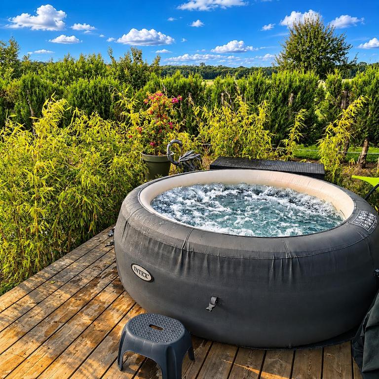 Gaia Wooden cottage & nature Relaxation à Chambley, Hagéville (tarifs ...