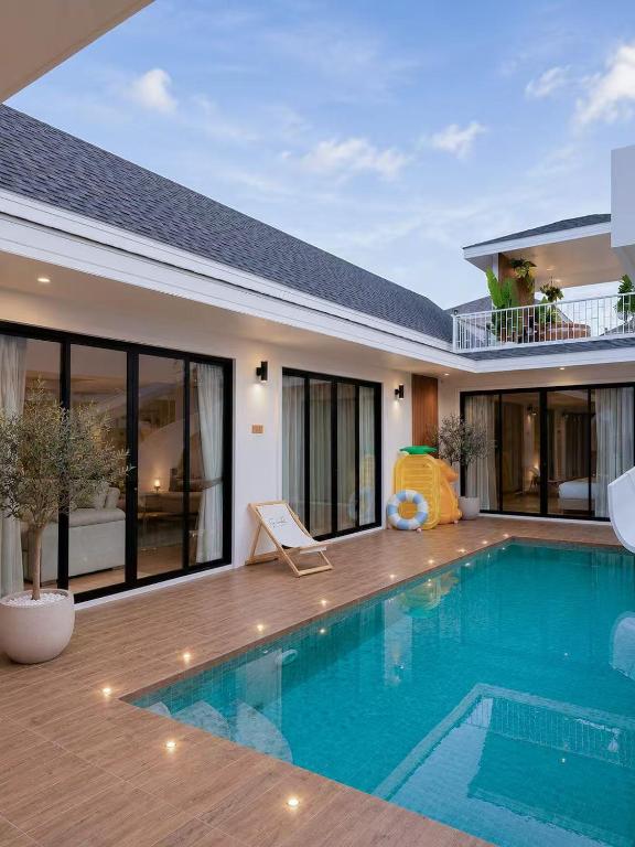 Sanook Poolvilla Cha-am Private Pool Villa for 16 Guests Karaoke Pet ...