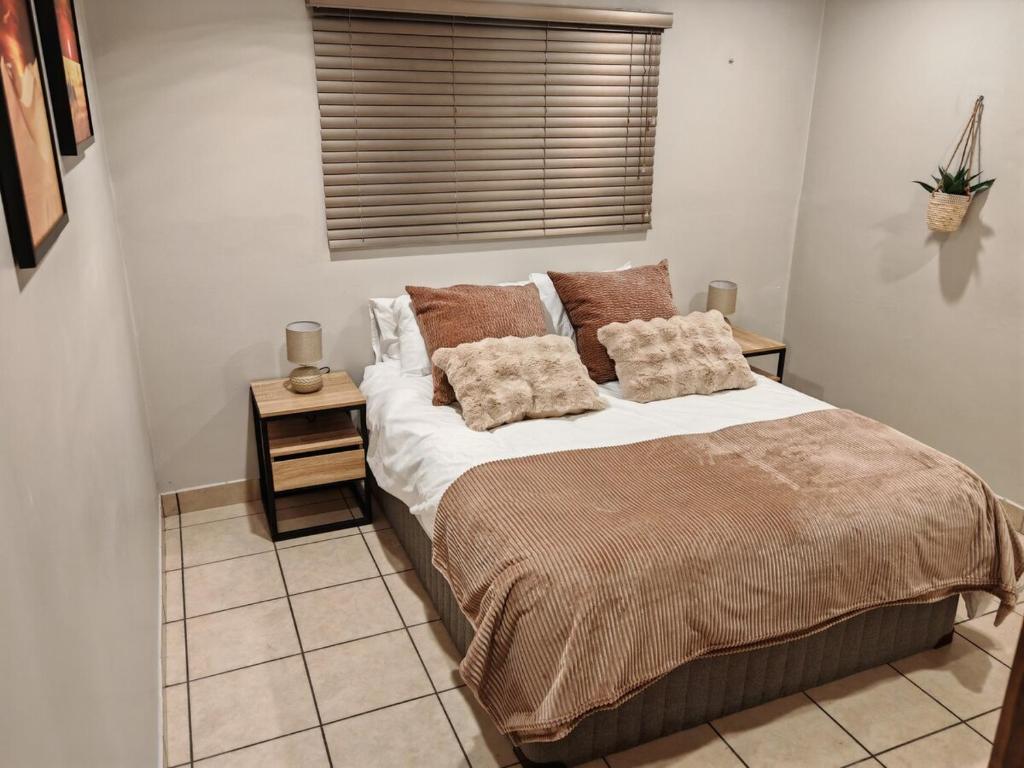 18 on Asbestos, Nelspruit (tarifs actualisés pour 2026)