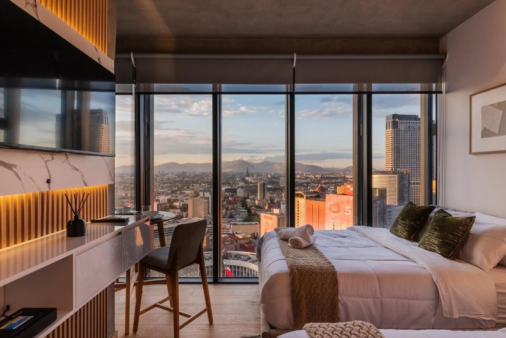 The R Line I UT Skyline Studio I City Views & Pool, Ciudad de México ...