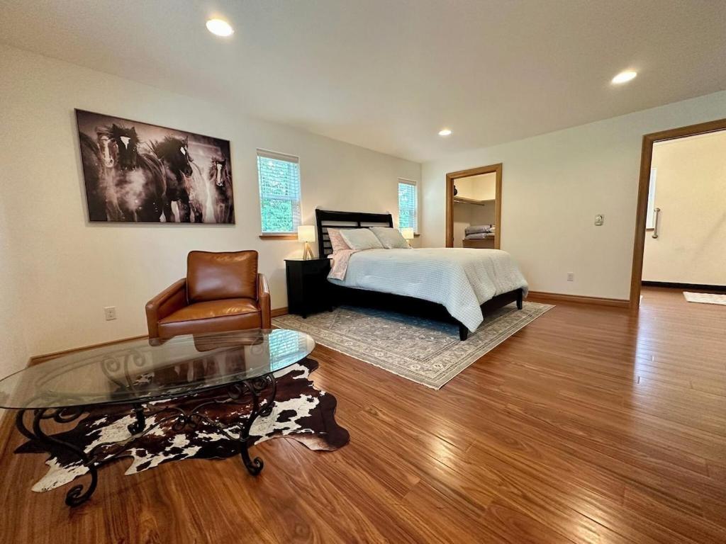 ElkLandia Suite Rented separately and in conjunction with Main Home ...