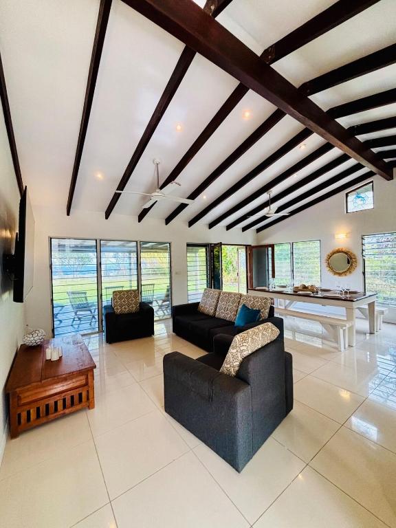 Birdies Beach house, Private Beach, Surf & Snorkel, Hideaway Island ...
