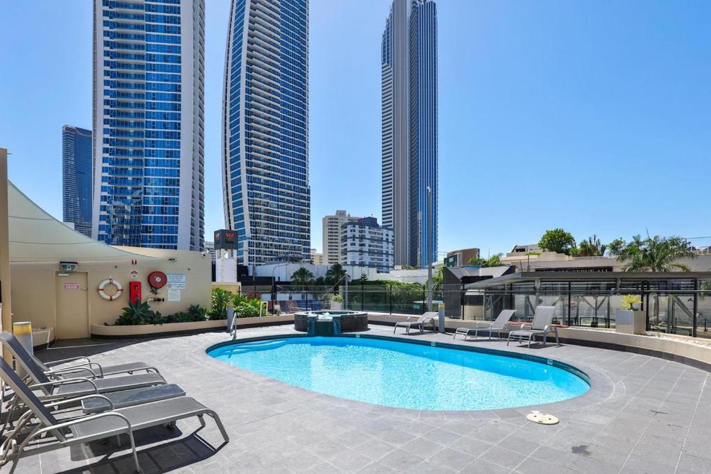 Surfers Paradise Cavill Pool Walk to Beach, Gold Coast (preços ...