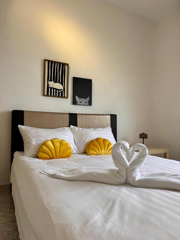 Aloha Black Cat Suite 1 Room,2pax KT City Center, Kuala Terengganu ...