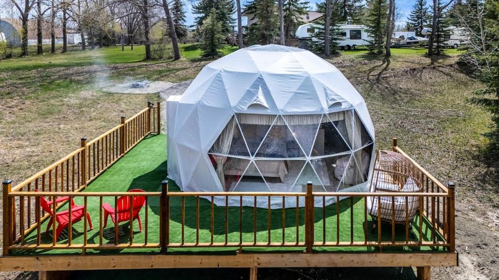 Private Dome Escape Near Balzac, Balzac (tarifs actualisés pour 2026)