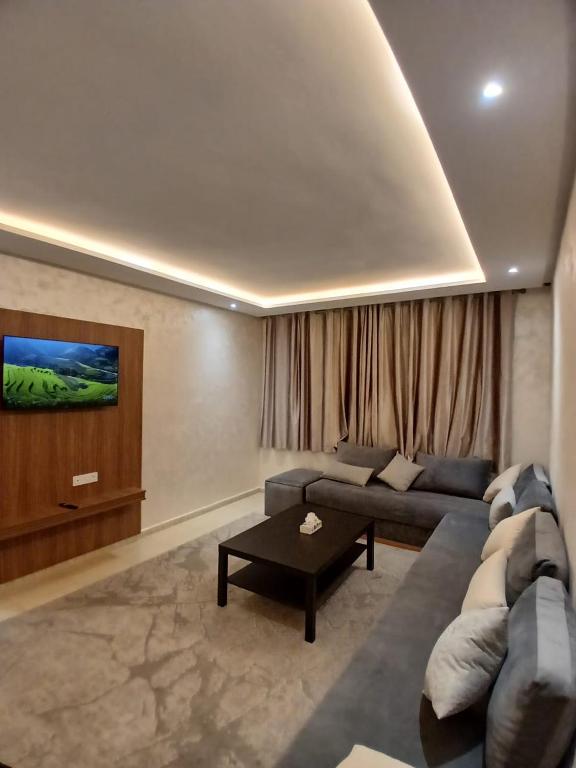 Belle Appartement Moderne Centre Larache Wifi Parking Ascenseur Plage ...
