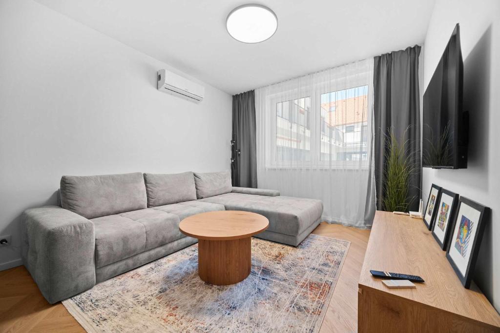 Old Town Modern Design Stay - AC & WI-FI, Trnava (precios actualizados ...