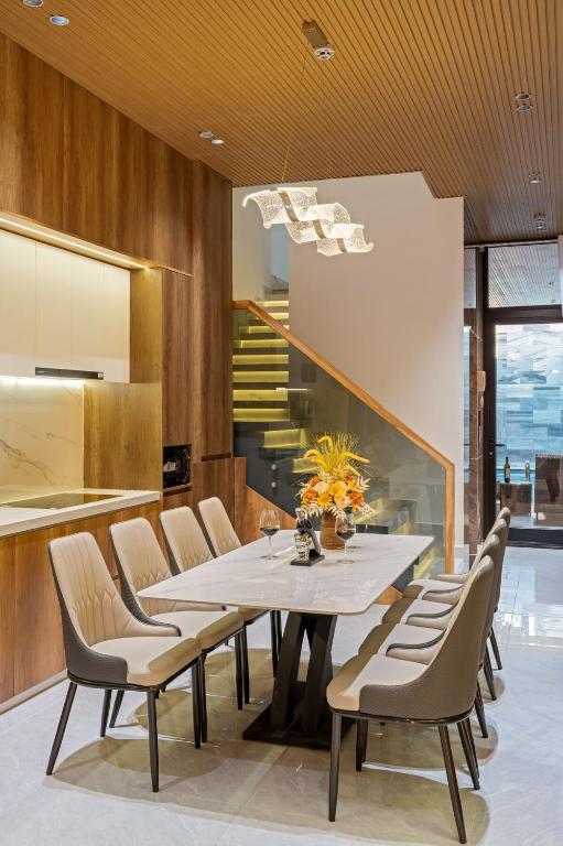 N to M PAMOMA VILLA-Pool-Elevator-Near MyKhe beach, דה נאנג (מחירים ...