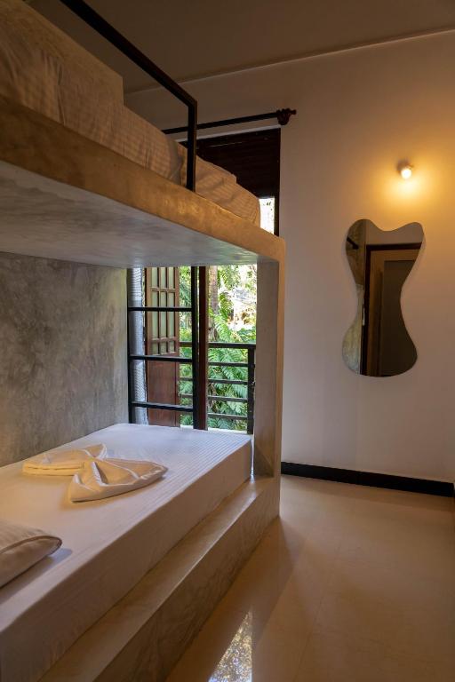 Strand by Barefoot Backpackers Hostel, Hiriketiya Beach, Dikwella ...