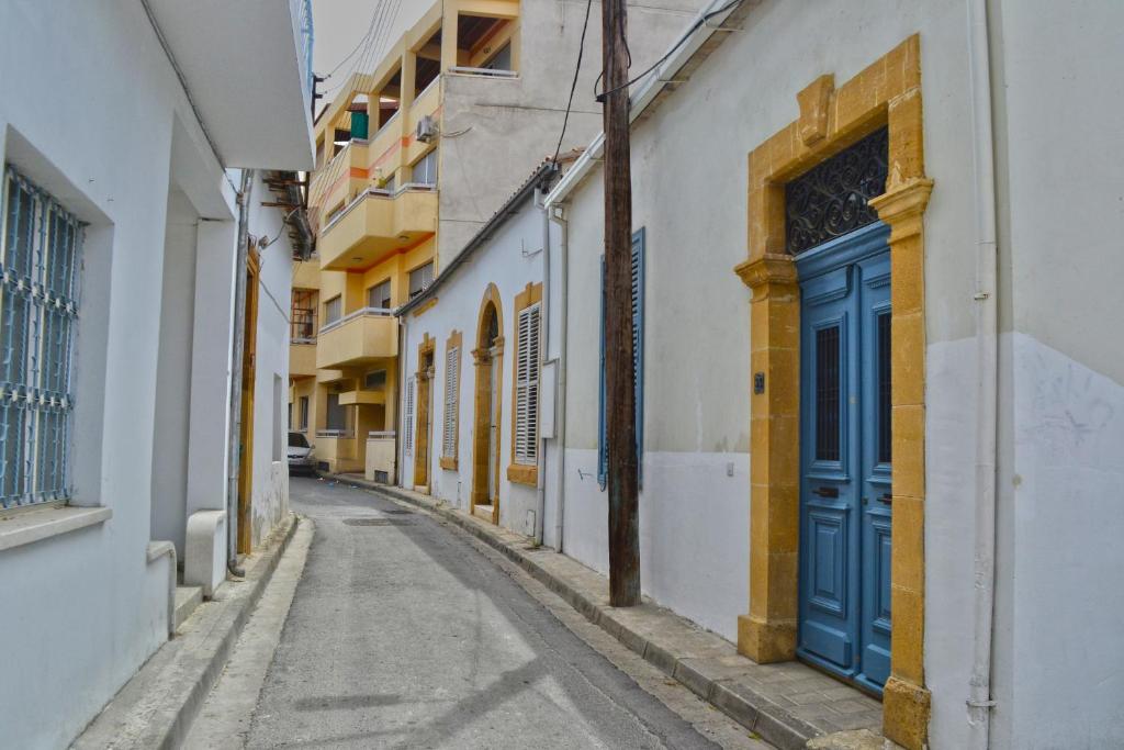 Chris House, Nicosia (updated prices 2025)