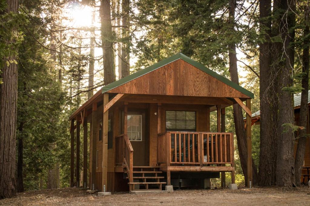 Snowflower Camping Resort Cabin 3, Emigrant Gap (updated prices 2026)