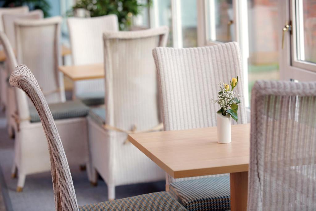 Hogs Back Hotel & Spa Nr Farnham, Farnham (updated prices 2025)