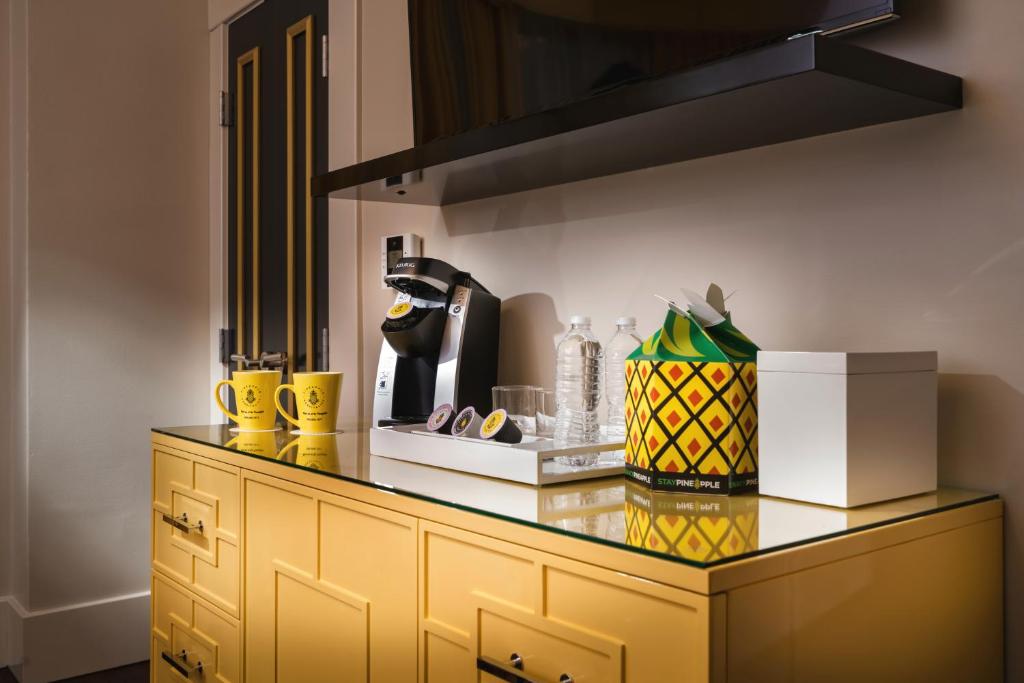 Staypineapple, An Elegant Hotel, Union Square, San Francisco (updated ...