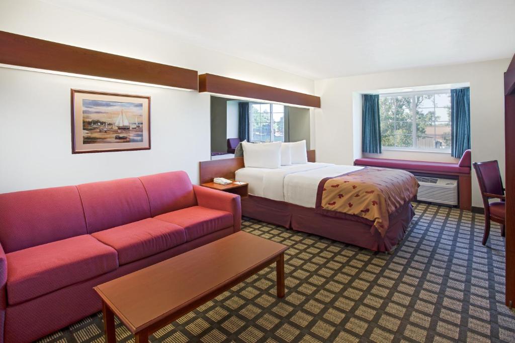 Microtel Inn & Suites by Wyndham Holland, Holland (updated prices 2025)