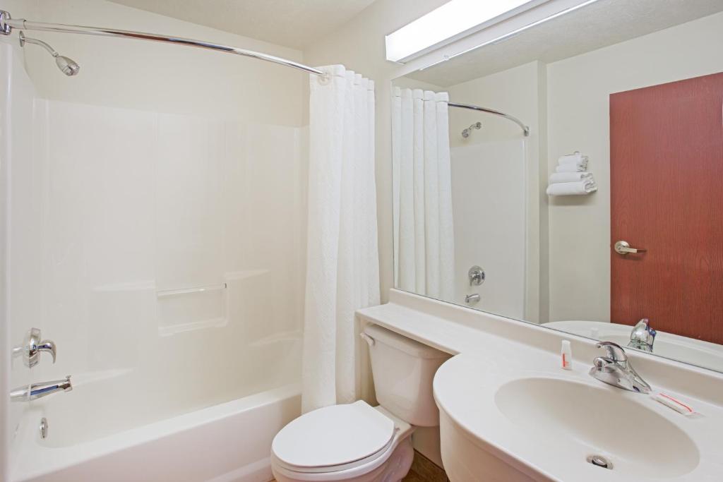 Microtel Inn & Suites by Wyndham Holland, Holland (updated prices 2025)