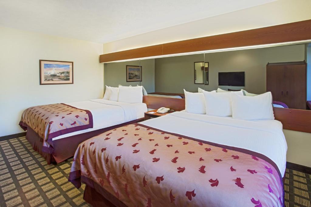 Microtel Inn & Suites by Wyndham Holland, Holland (updated prices 2025)
