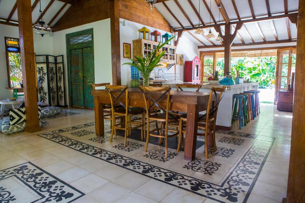 Lata Lama, Lovina (updated prices 2025)