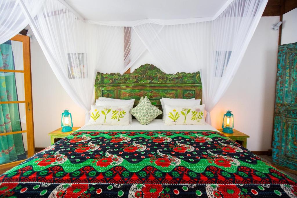 Lata Lama, Lovina (updated prices 2025)