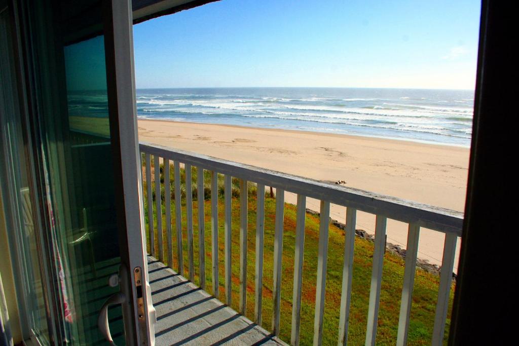 Surfside Resort, Rockaway Beach (updated prices 2025)