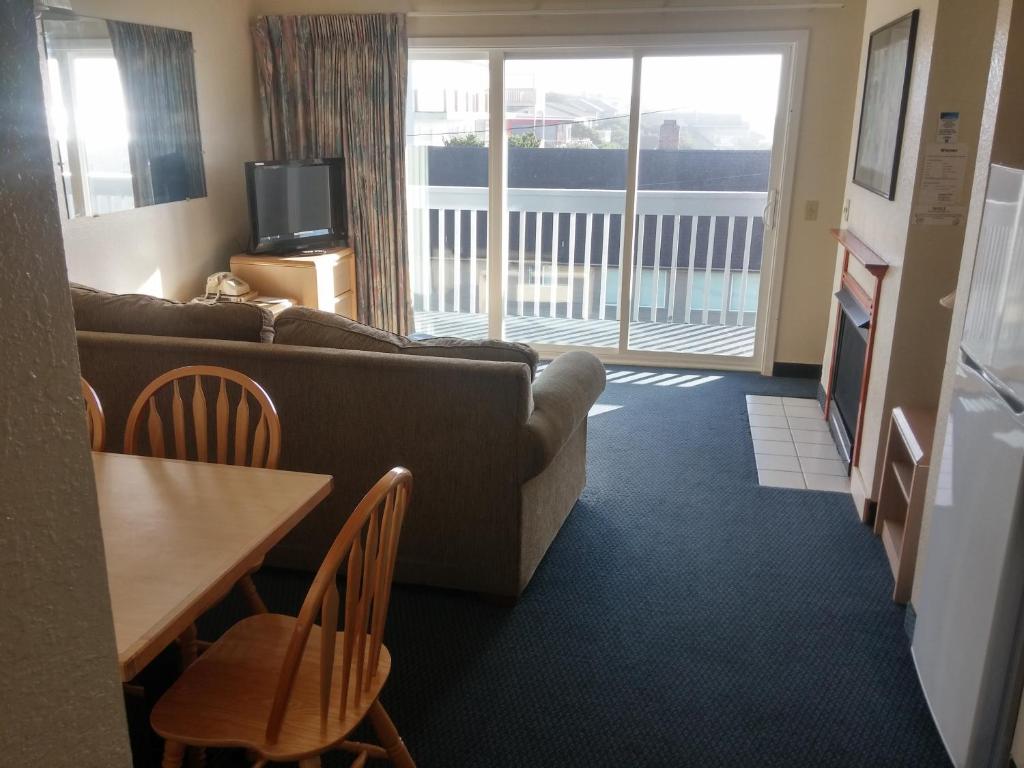 Surfside Resort, Rockaway Beach (updated prices 2025)