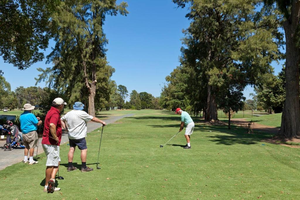 Howlong Golf Resort, Howlong (updated prices 2025)