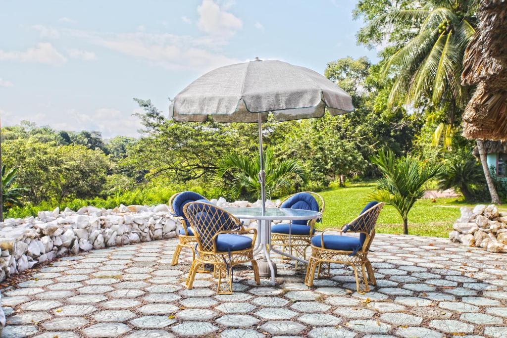 Banana Bank Lodge & Jungle Horseback Adventures, Belmopan (updated ...