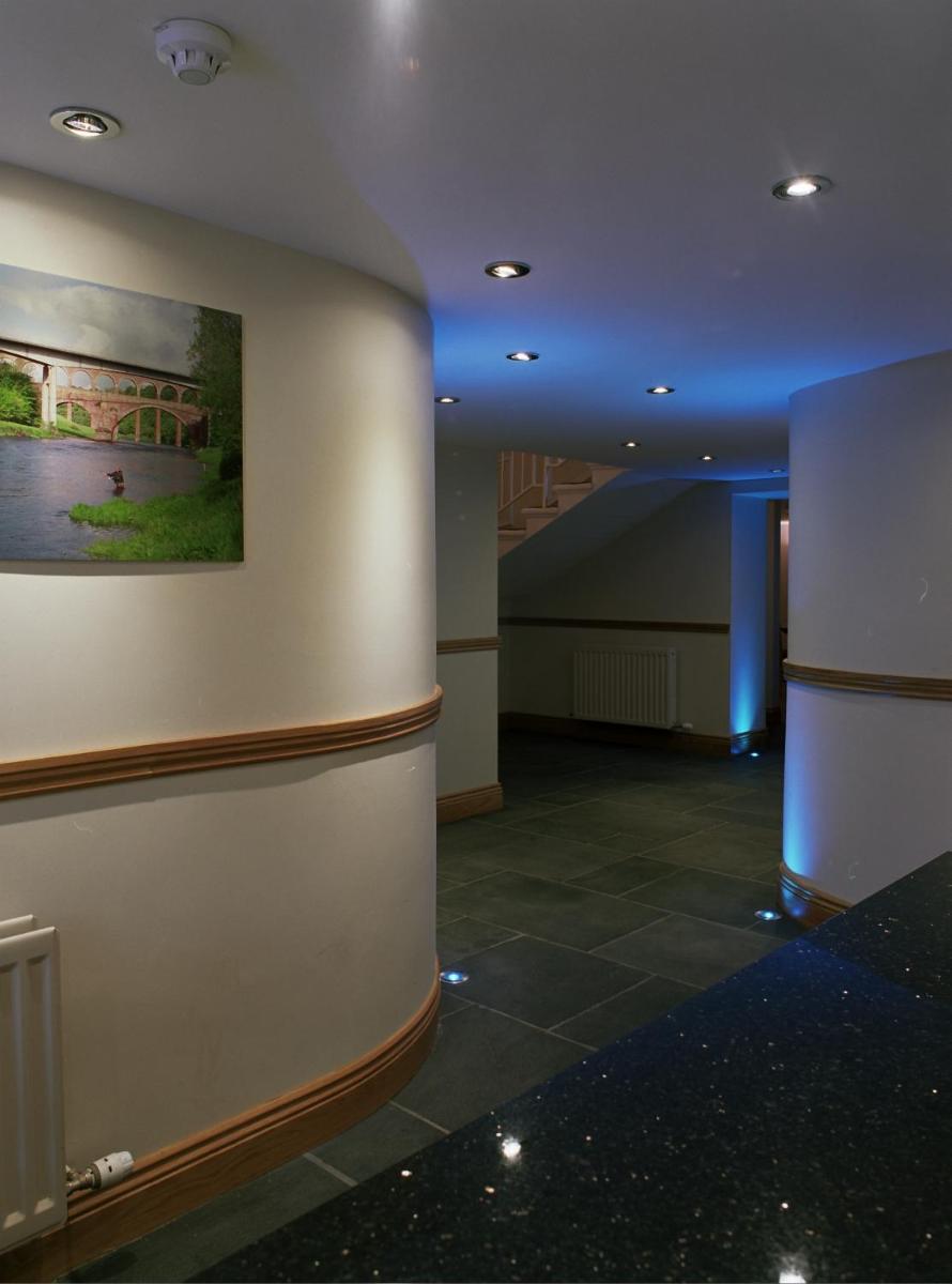 The Spread Eagle - Housity