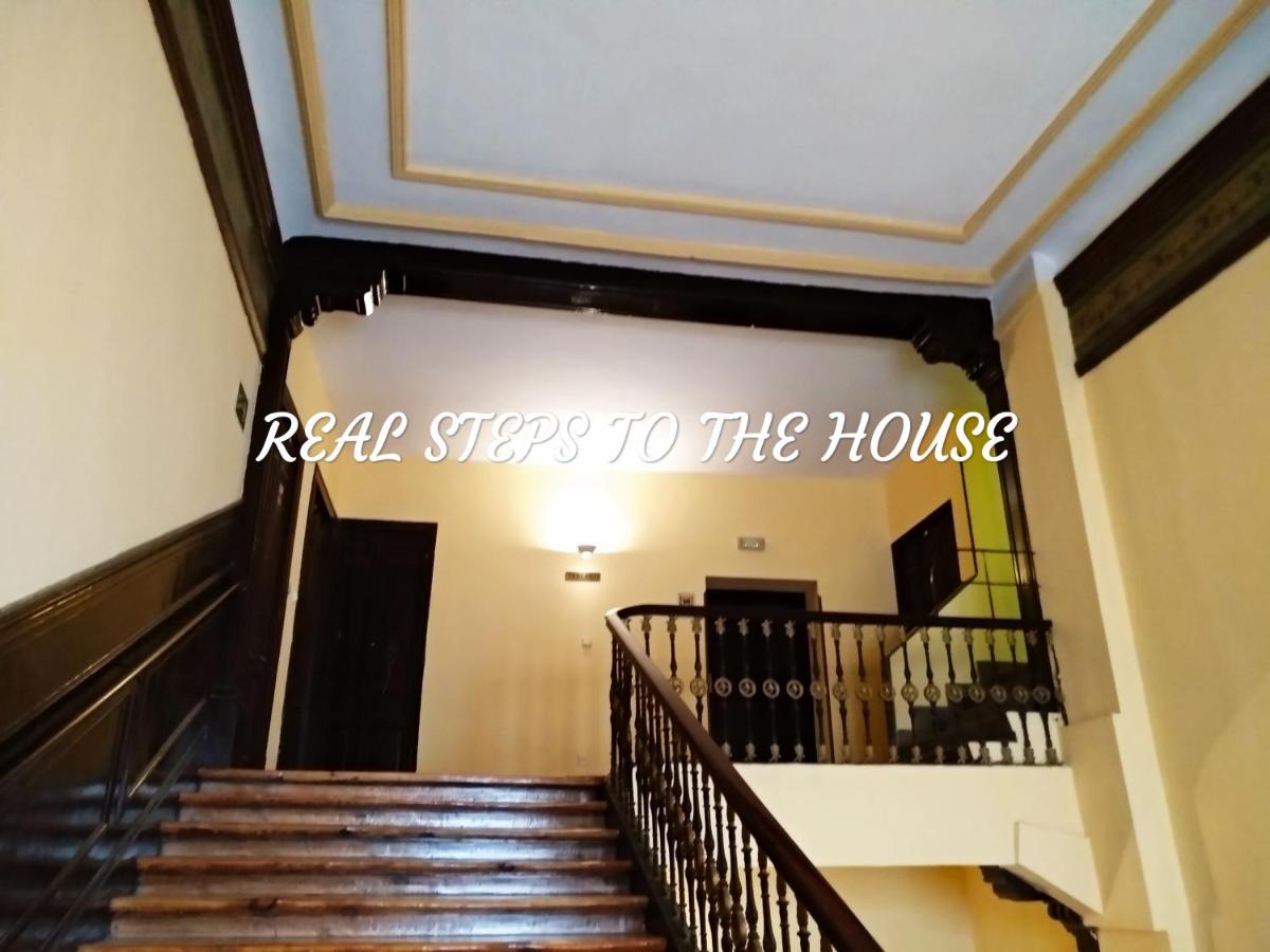 CASA REINA- Classical with Lift in Sol and Mayor - Madrid