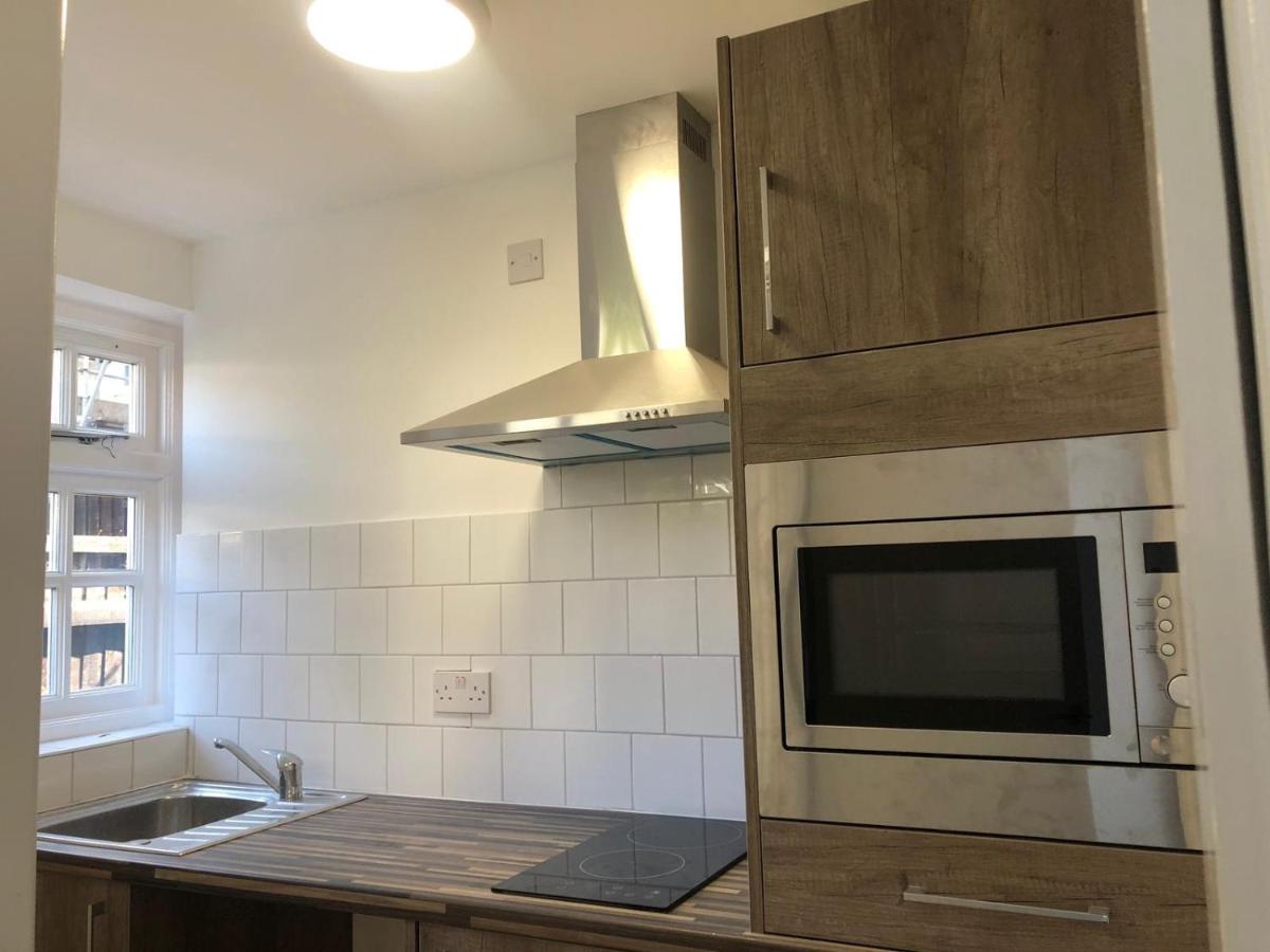 Safe Move - 23 Lancaster House - Leicester