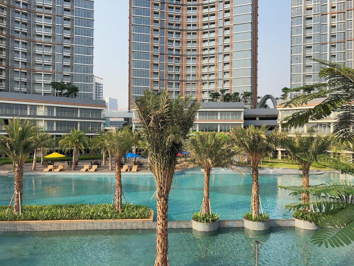 Gold Coast PIK Sea View Apartments by LongeSuites - Jakarta