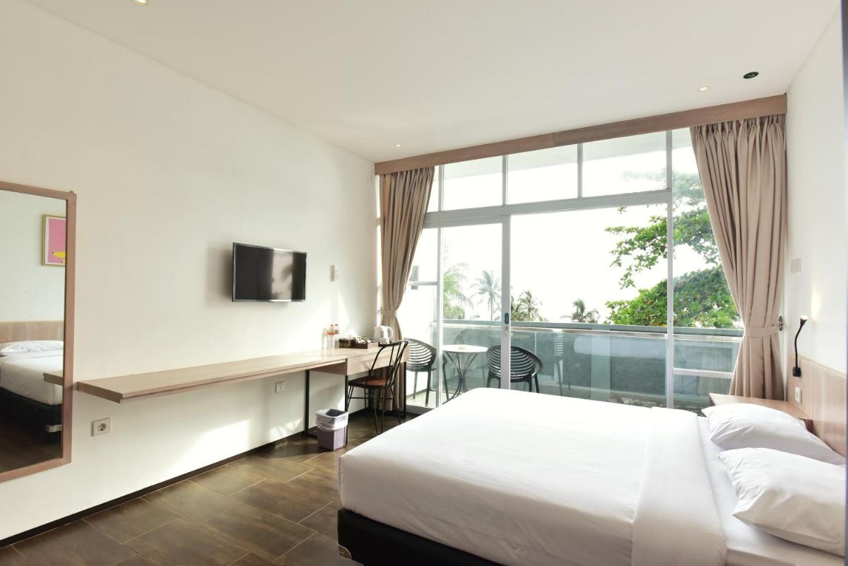 Negla Beach Villa | Guest House in Godog, Indonesia