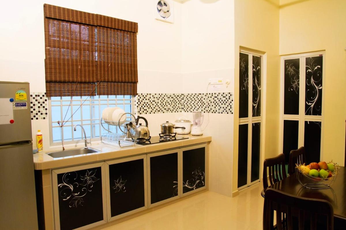 Homestay Hj Esmon Parit Raja UTHM - Batu pahat