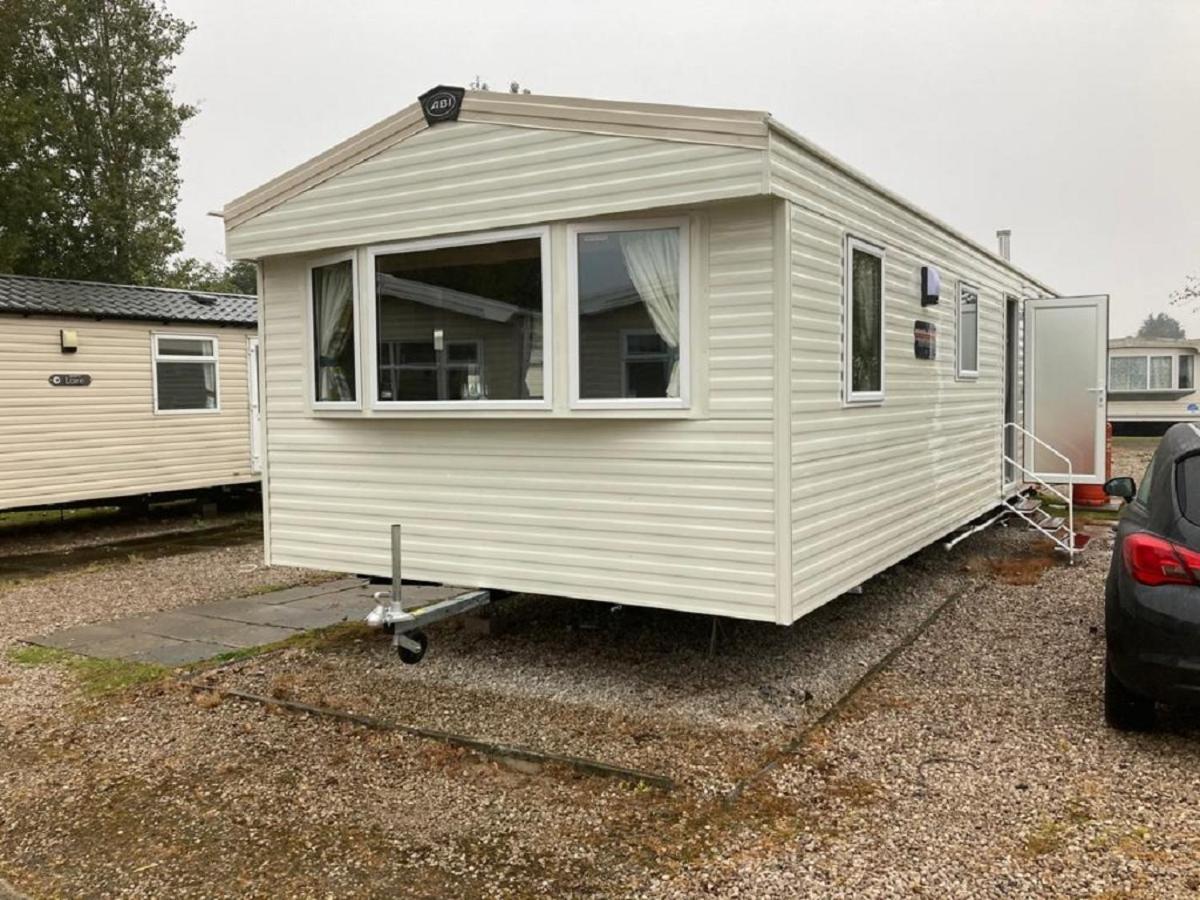 Blackpool Static Caravan Marton Mere - Blackpool