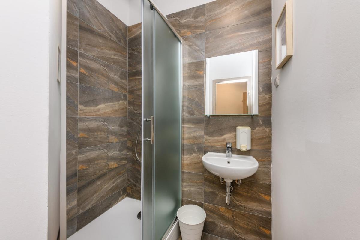 ROYAL ROOMS*** | Hostel in Ljubljana, Slovenia