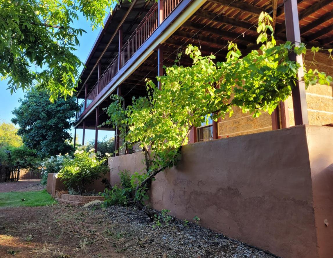 The Gate House - Hoddy well