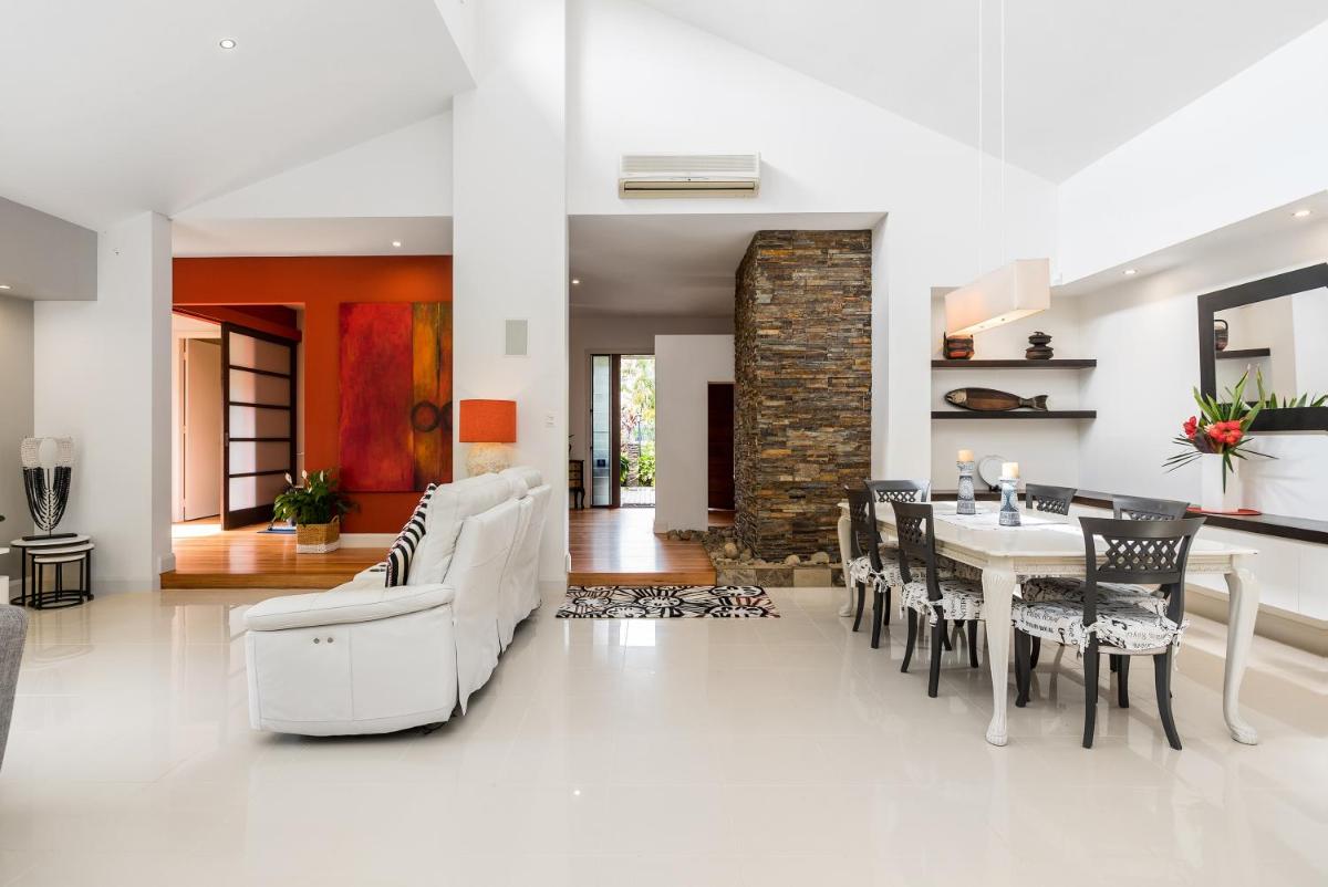 Mini Resort Home with Pool - Lennox head