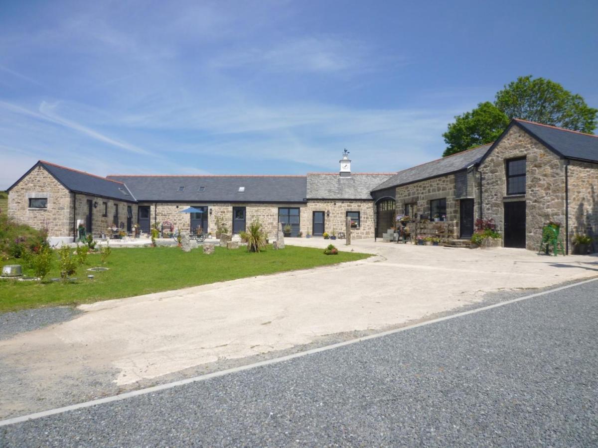 Medlyn moor retreats | B&B in Porkellis, United Kingdom