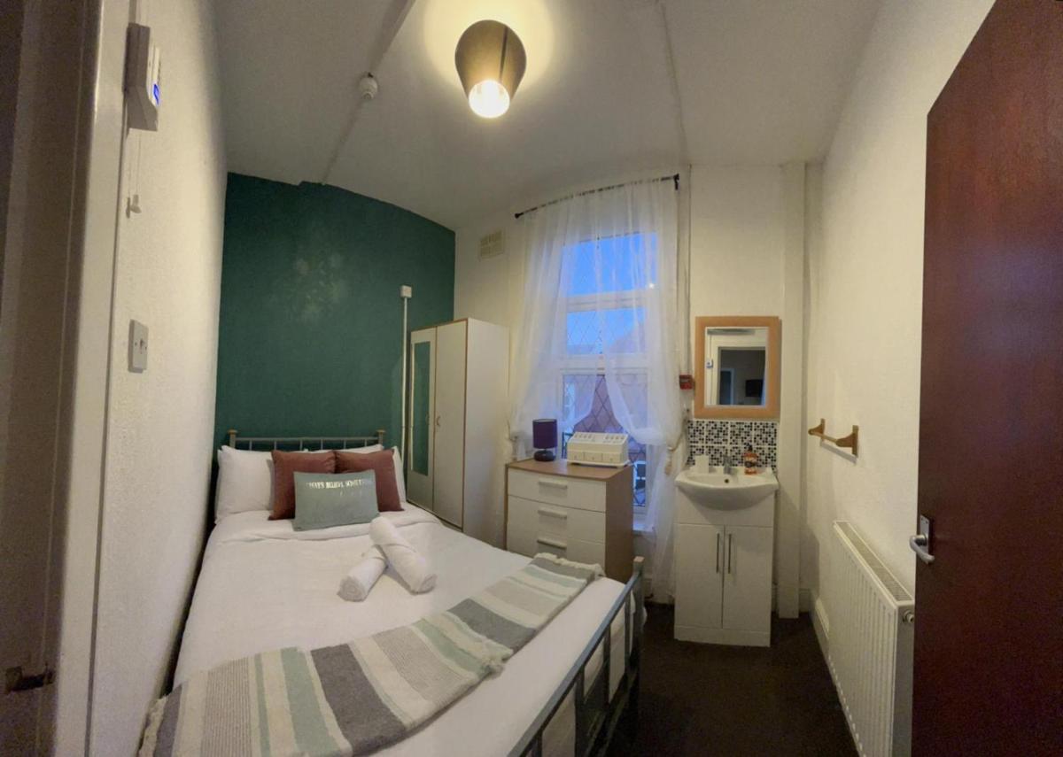 GALAXY HOLIDAY FLATS - Blackpool