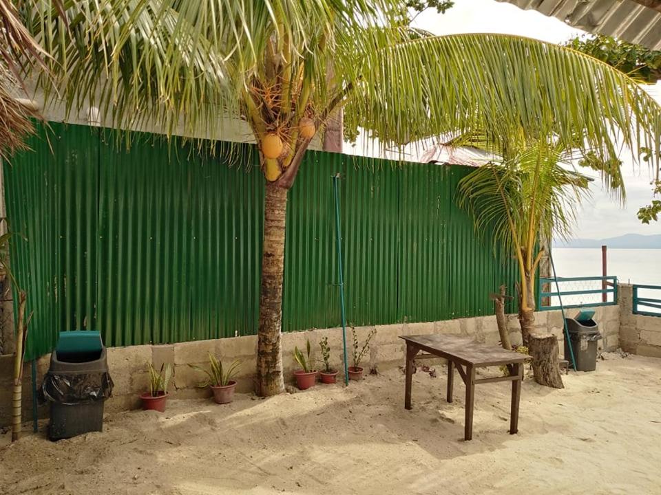 Badian Lambug Beach Beachfront Native Huts - Badian