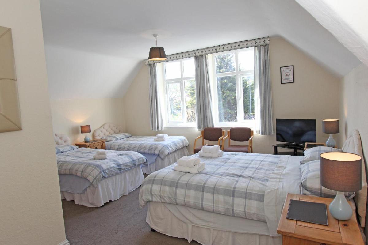 West Point Hotel Bed and Breakfast - Colwyn bay