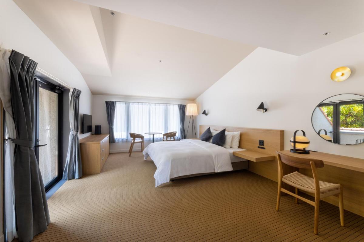 BIRD HOTEL - Housity