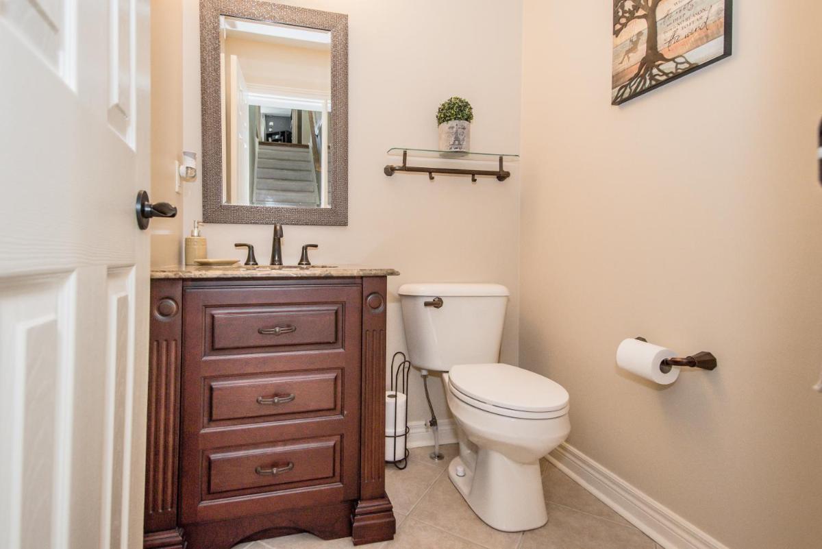 Luxury 2500 sqft Bungaloft w/ Fp - Guelph