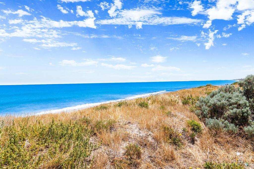 Falcon Beach House - Multi-Family, Pets, Kids! | Holiday Home in ...