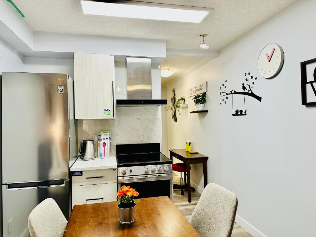 Luxurious Studio with Kitchen & AC & BBQ & a Huge Balcony - Canmore