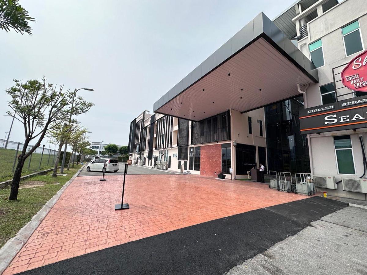 Le'genda Hotel - SuiteTrails