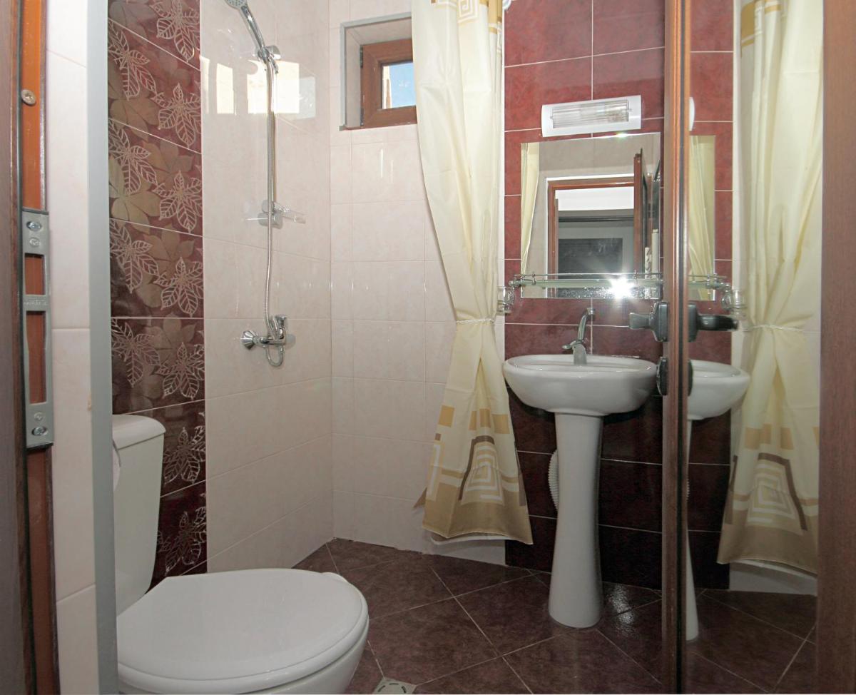 Yan BibiYan Guest House | Guest House in Negushevo, Bulgaria