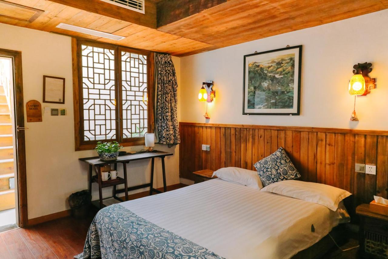 September Hui zhou - Housity