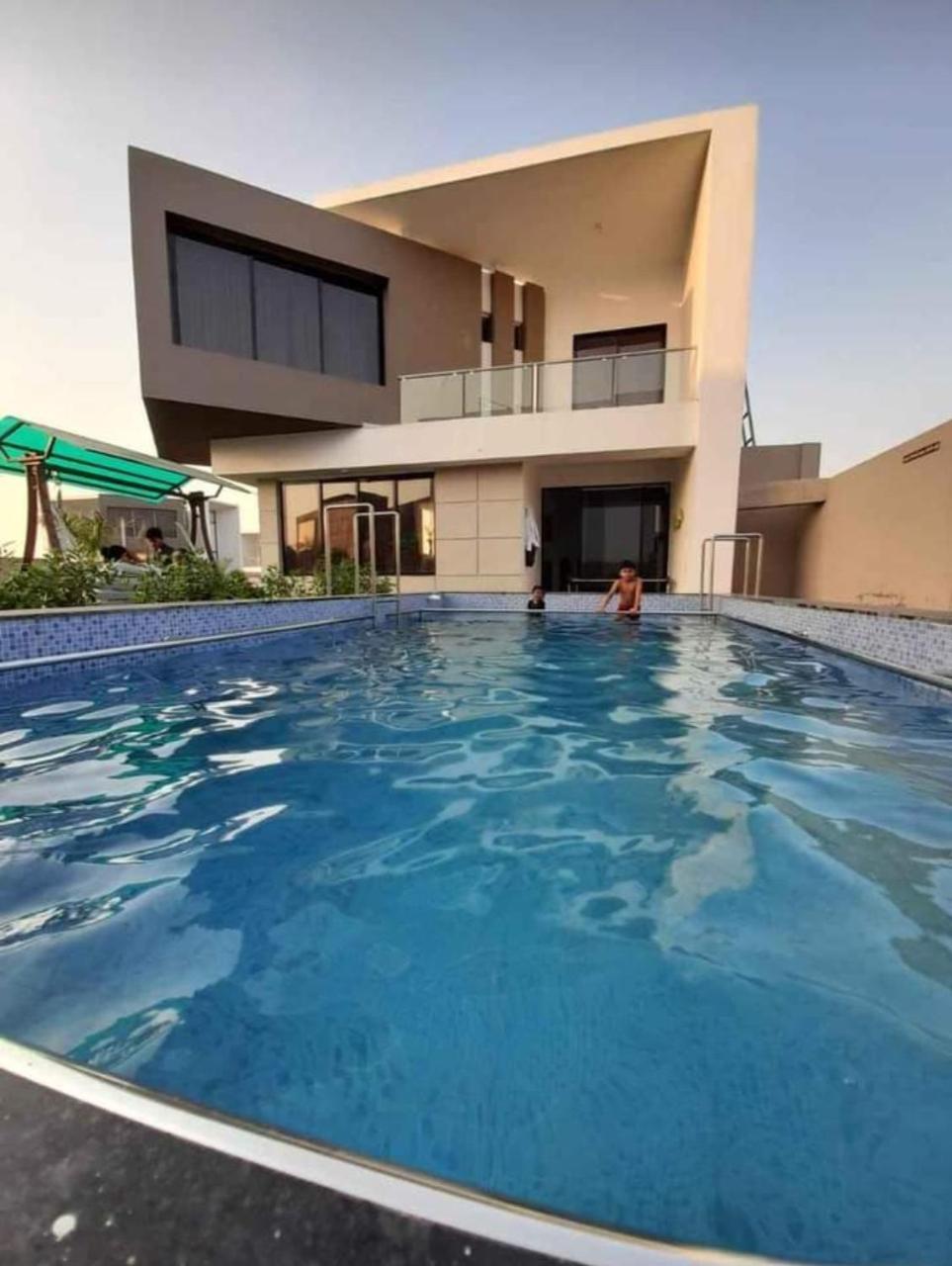 Castillo The Villa - Housity