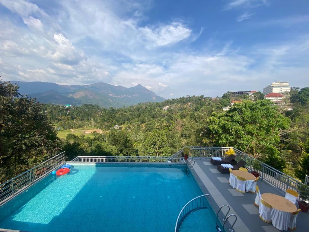 30 Resorts In Munnar With Pool (2023) | Updated Deals, Latest Reviews ...