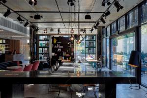 Tribe Perth, Perth (updated prices 2025)